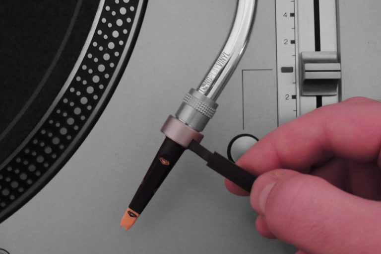 How to Balance a Tonearm, Set Stylus Tracking Force And Adjust Anti ...